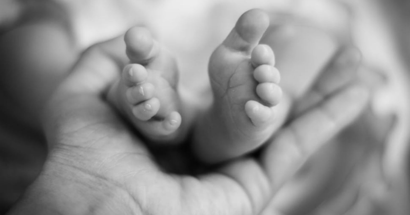 Mother Creates Inspiring Photo Series After Daughter's Stillbirth